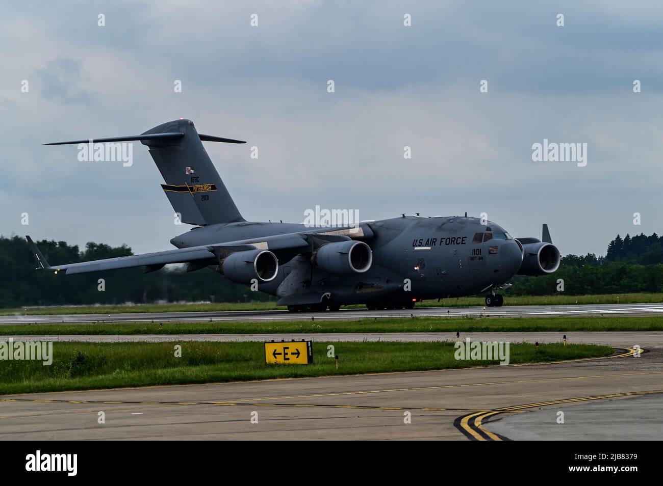 A C-17 Globemaster III assigned to the 911th Airlift Wing prepares to ...