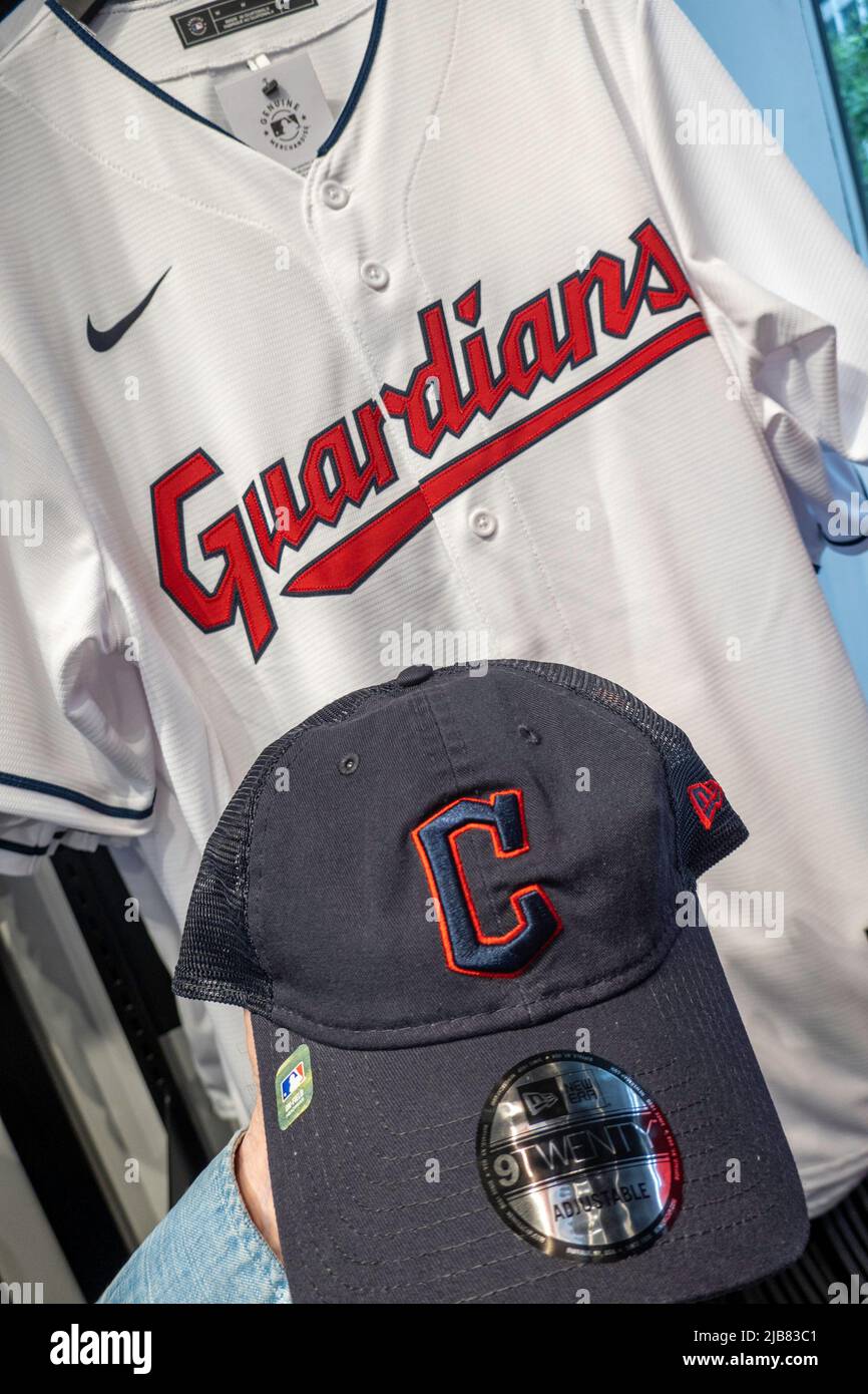 Major League Baseball flagship store in Rockefeller Center offers team ...