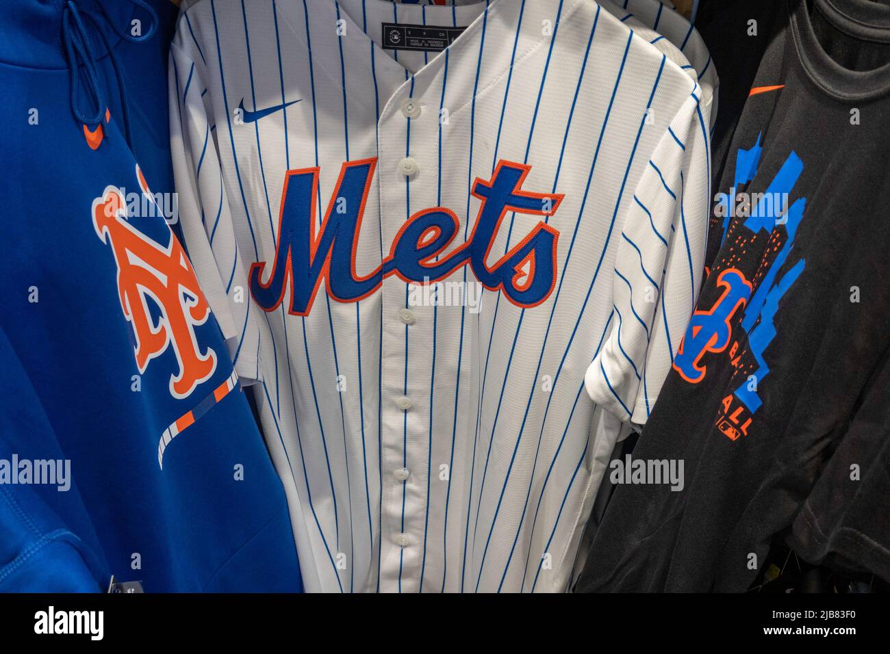 Major League Baseball flagship store in Rockefeller Center offers team ...
