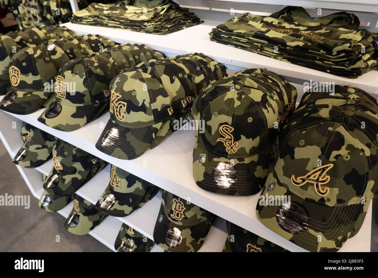 Major League Baseball flagship store in Rockefeller Center offers ...