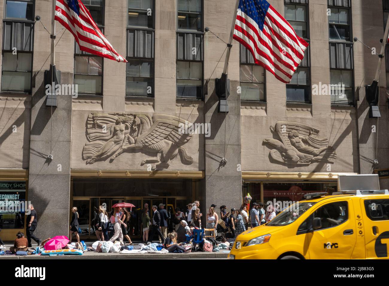 1270 Avenue of the Americas is part of the Rockefeller Center art-deco ...