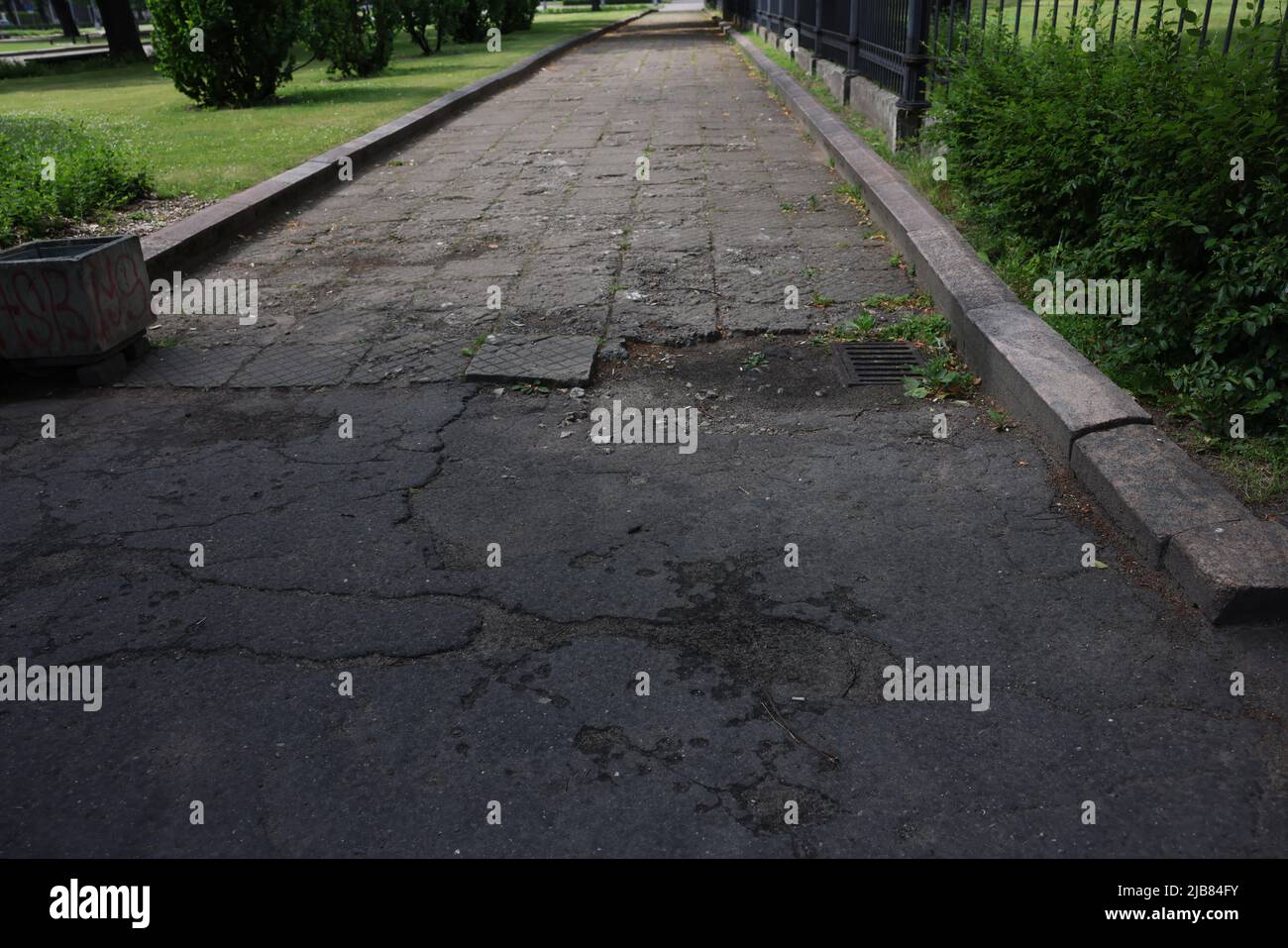 Old sidewalk hi-res stock photography and images - Alamy