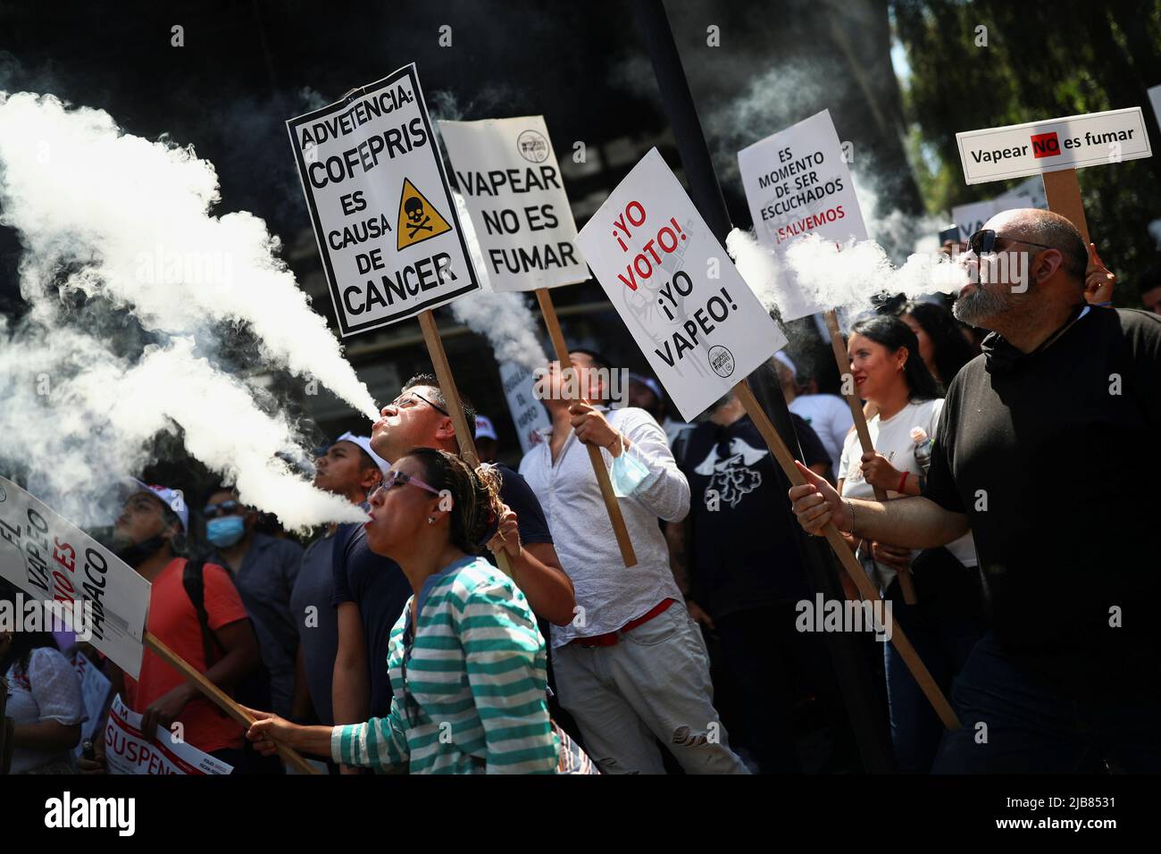 Vape risks hi-res stock photography and images - Alamy