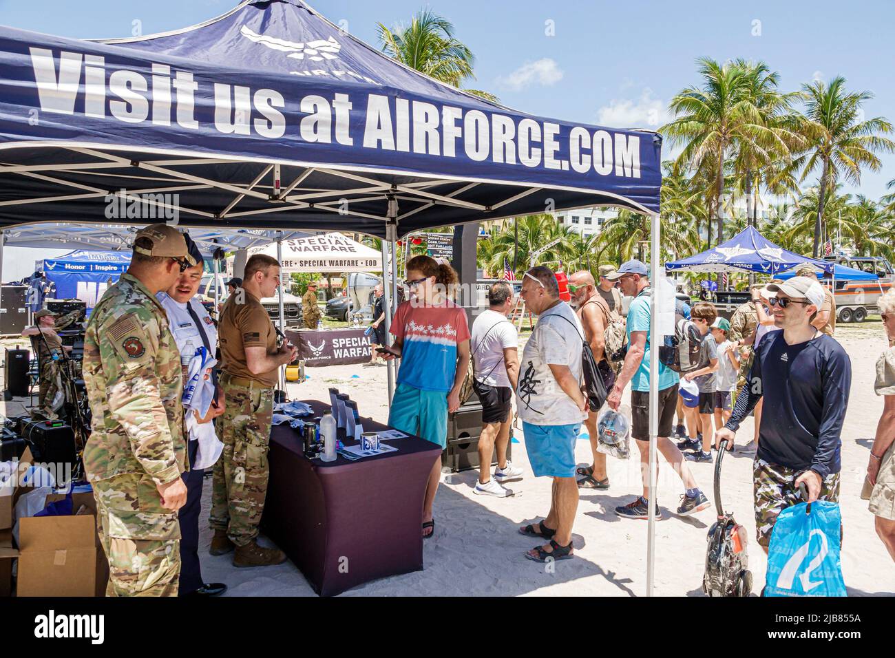 Air force airforce com recruiters recruiting promoting hi-res stock ...