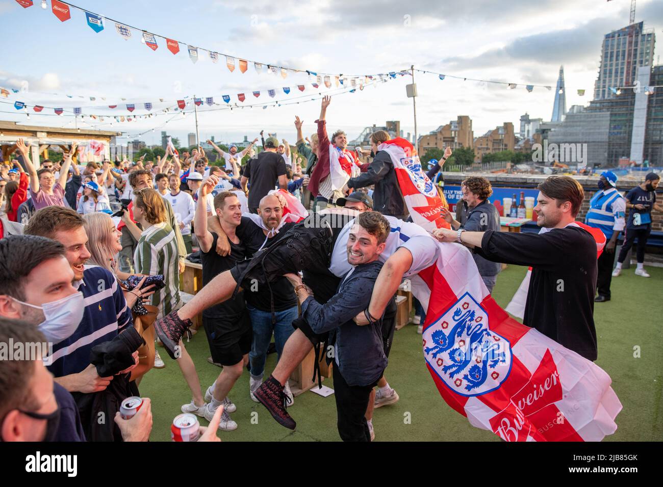 England football fans watch and celebrate the Euros match against the ...