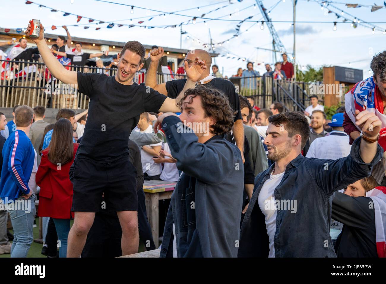 England football fans watch and celebrate the Euros match against the ...