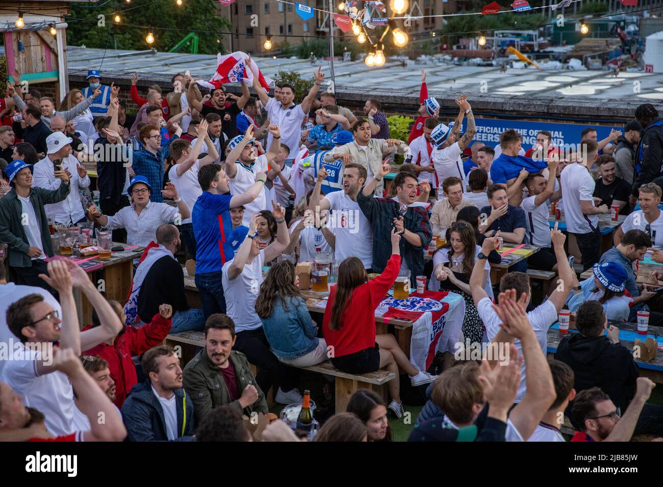England football fans watch and celebrate the Euros match against the ...