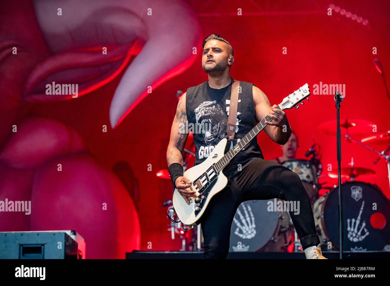 Leeds, UK. 03rd June 2022. Jason McCaslin, drummer Frank Zummo ...