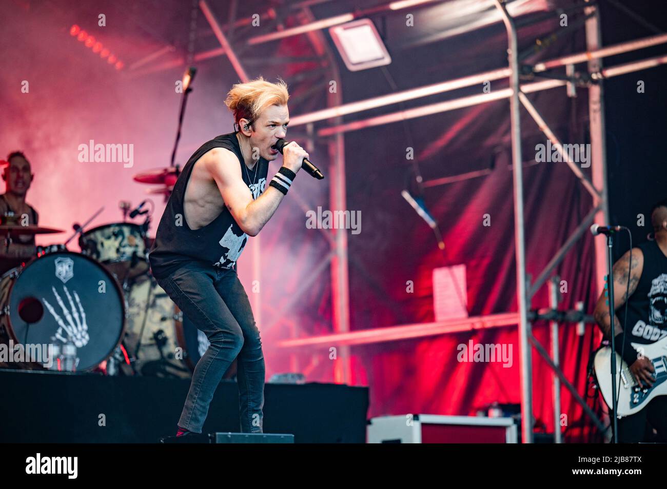 Leeds, UK. 03rd June 2022. Jason McCaslin, drummer Frank Zummo ...