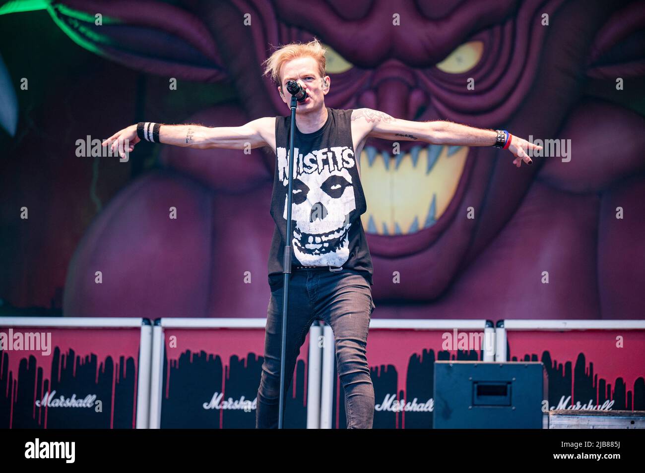 Leeds, UK. 03rd June 2022. Jason McCaslin, drummer Frank Zummo ...