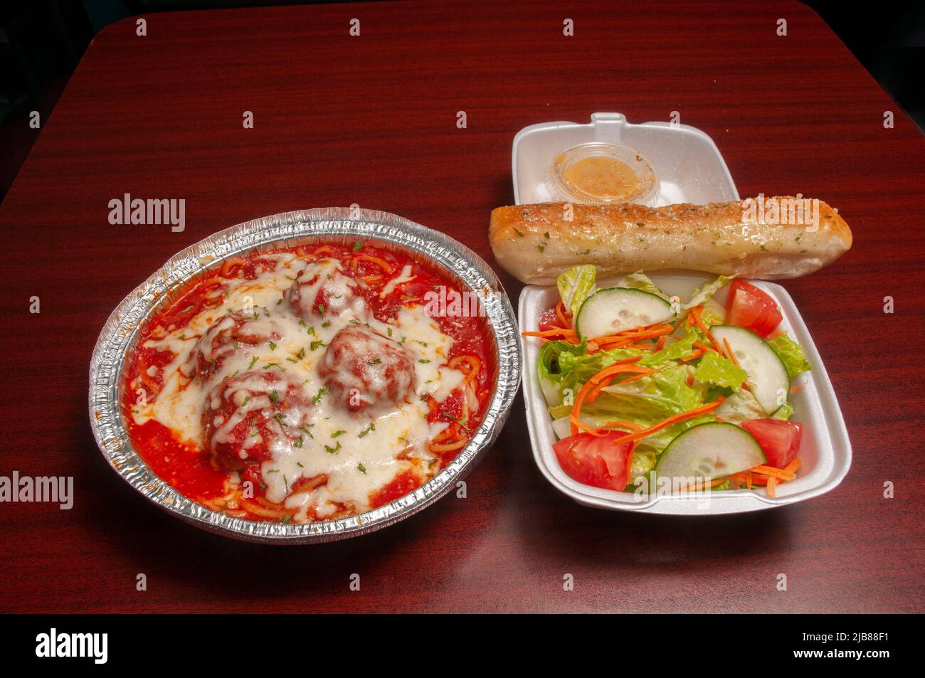 Spaghetti and meatballs combo hi-res stock photography and images - Alamy