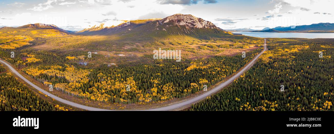 Stunning fall autumn landscape in northern Canada, Yukon Territory ...