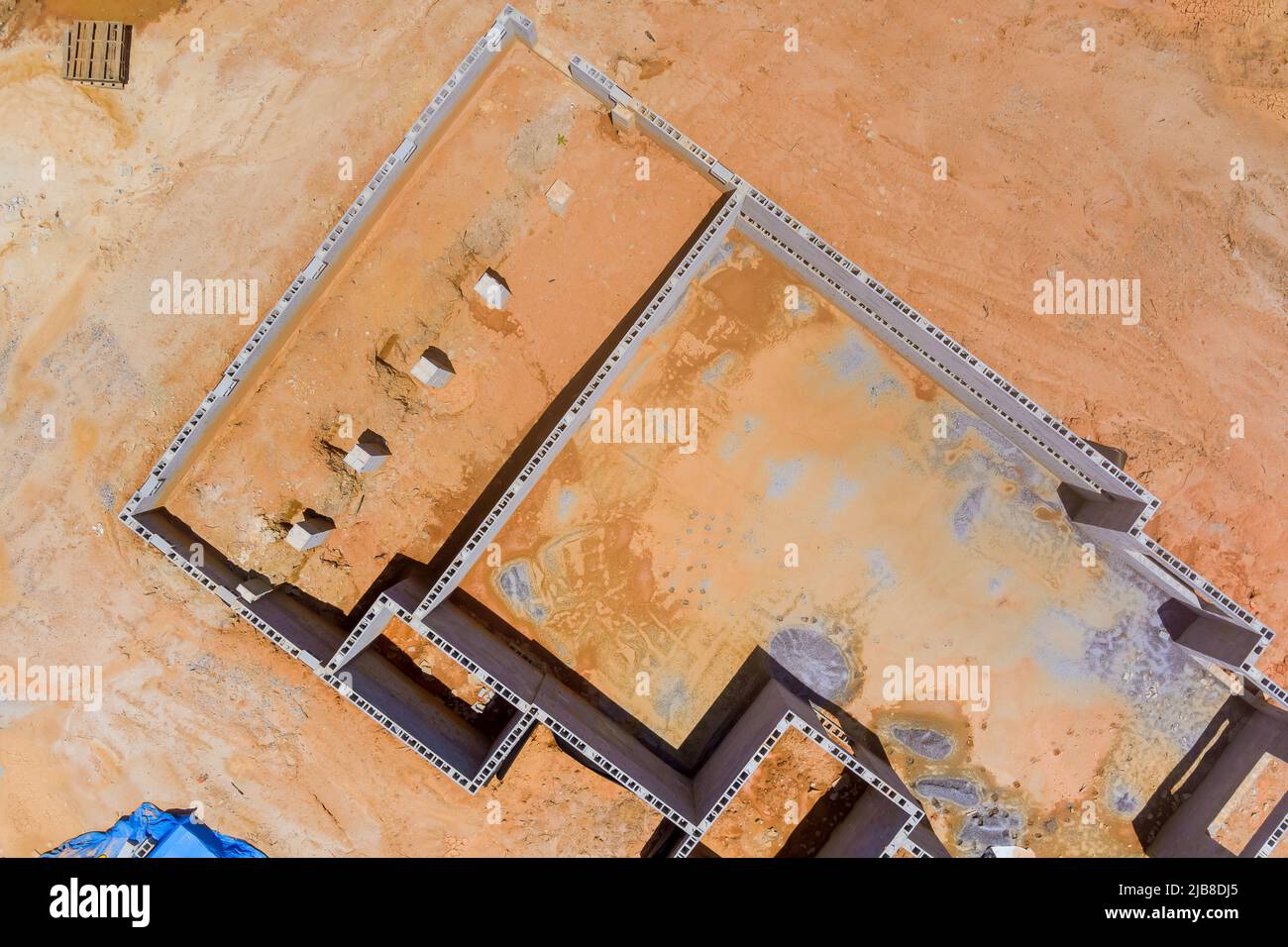 Concrete shuttering hi-res stock photography and images - Alamy