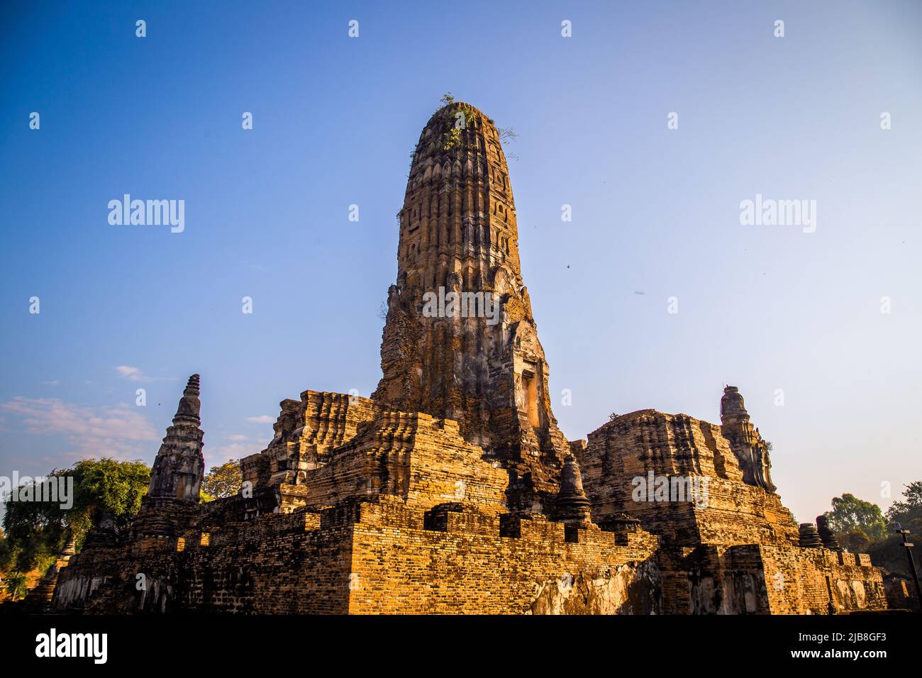 Phra nakorn si ayutthaya hi-res stock photography and images - Alamy