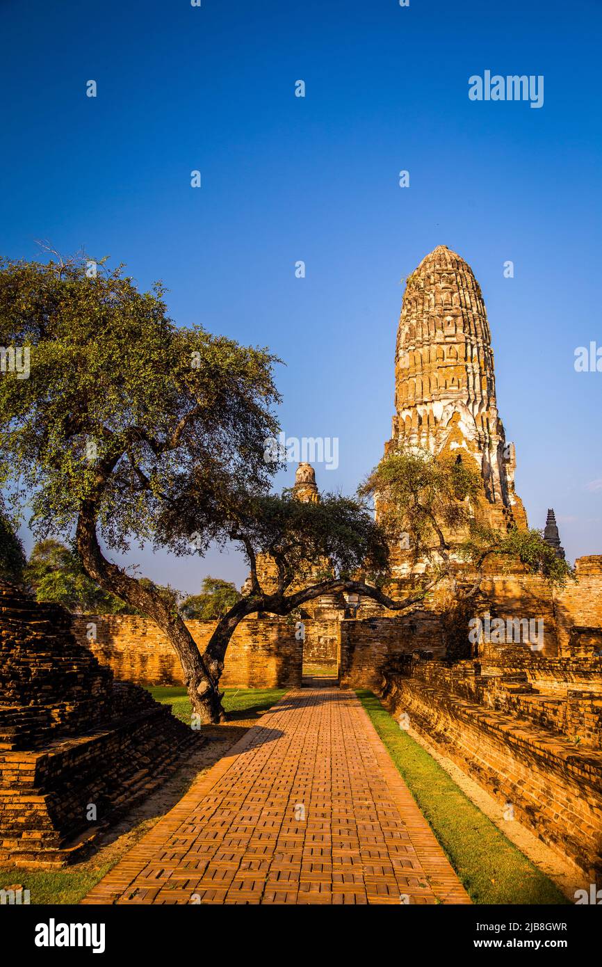 Phra nakorn si ayutthaya hi-res stock photography and images - Alamy