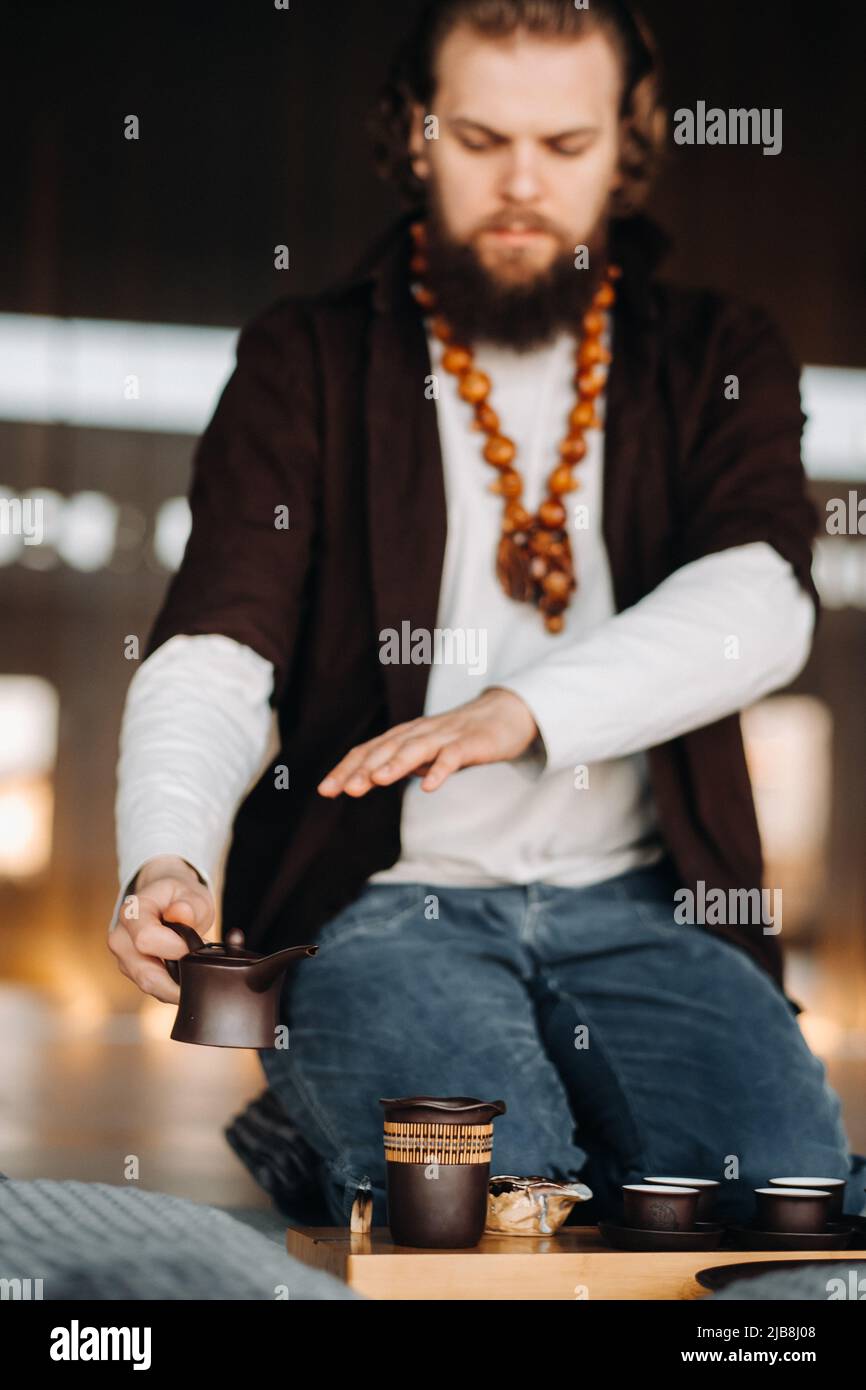 The tea master is preparing to hold a tea ceremony in the interior ...