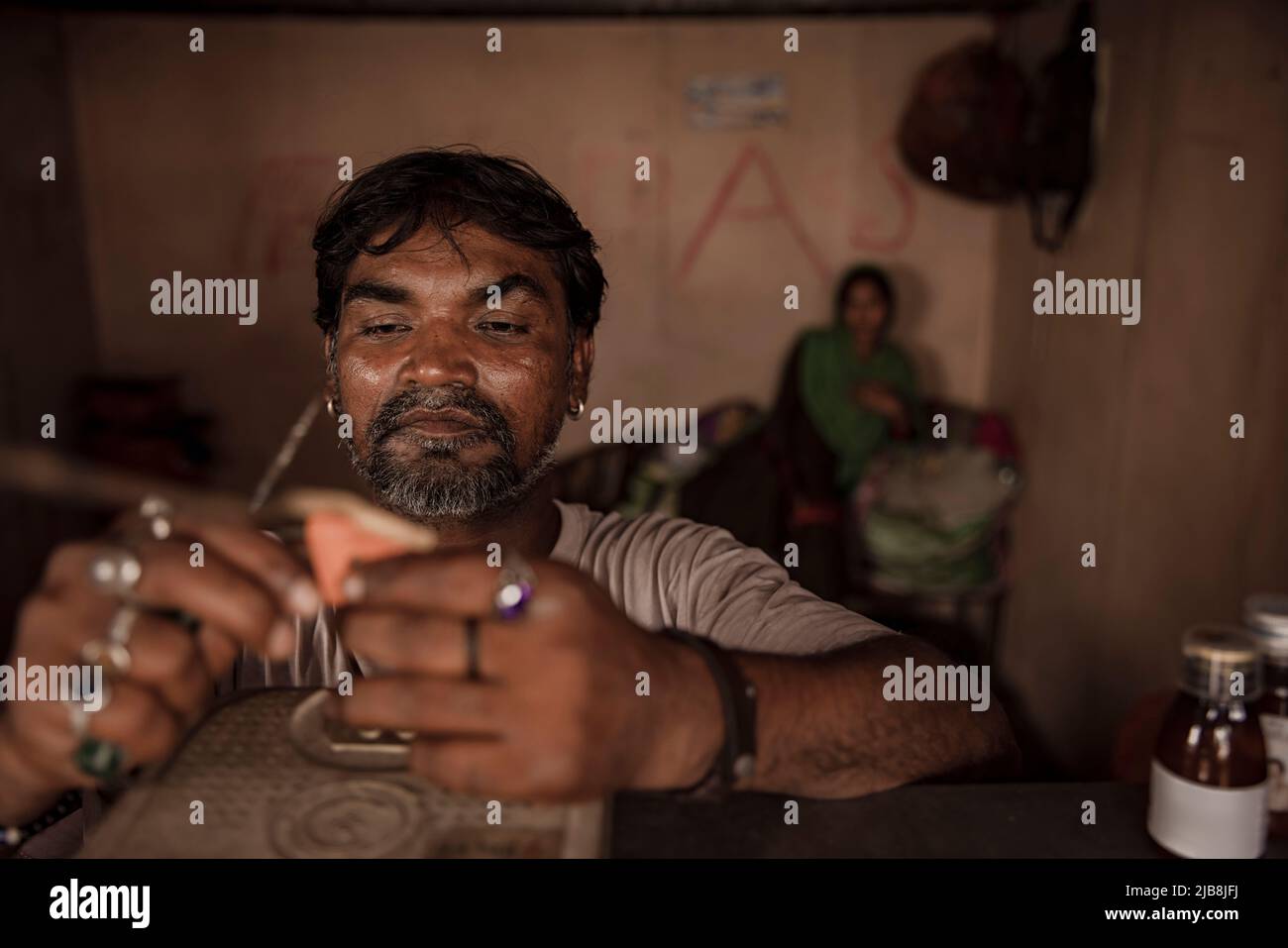 54 close hi-res stock photography and images - Alamy