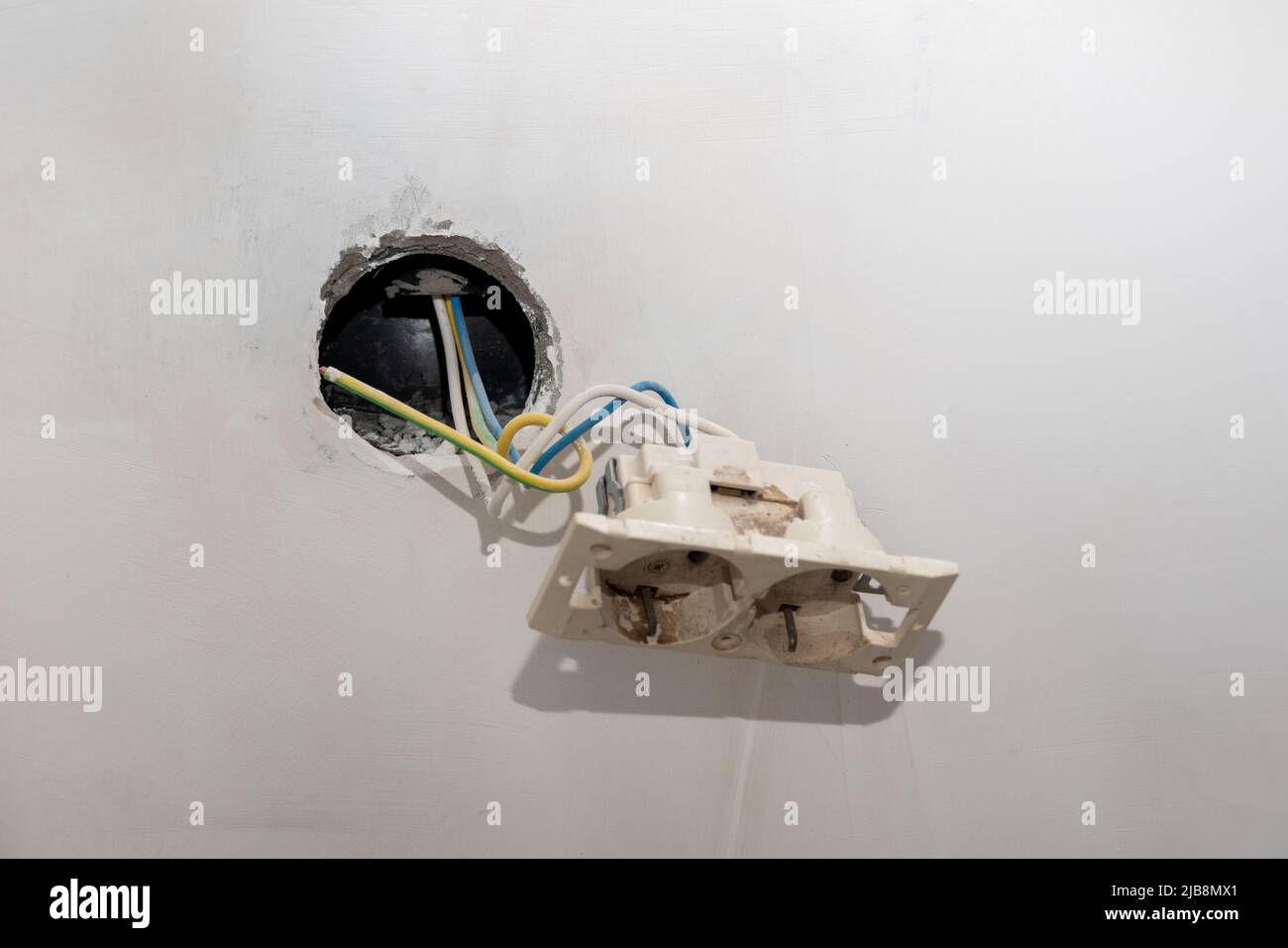 Wiring a socket hi-res stock photography and images - Alamy