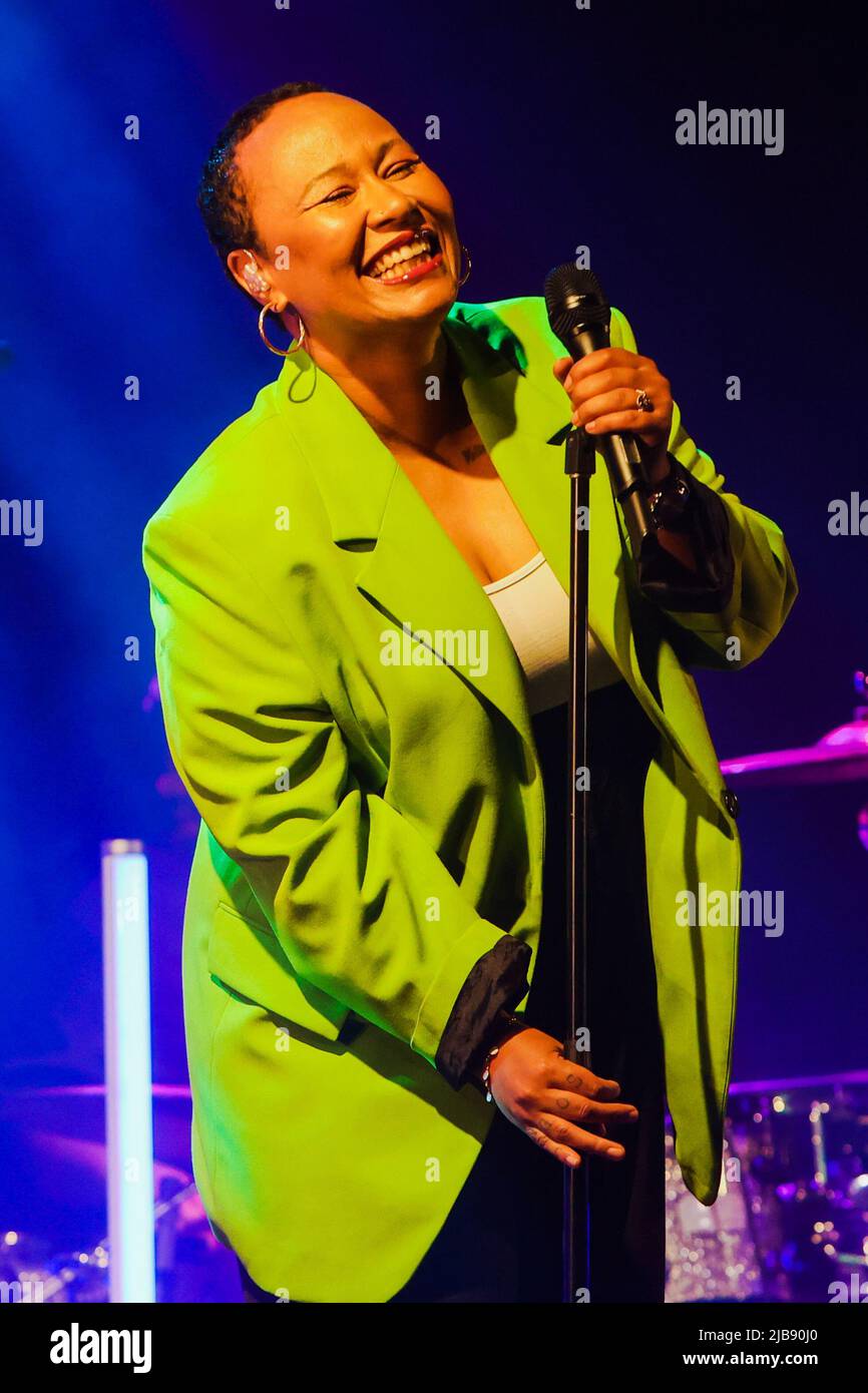 Emeli sande tour 2022 hi-res stock photography and images - Alamy
