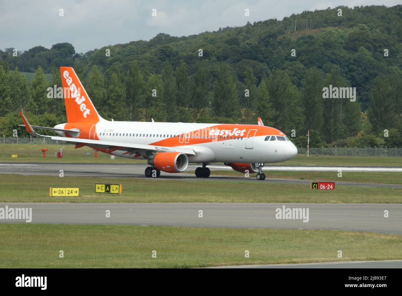 Easyjet Airbus A320 on runway at Edinburgh airport Stock Photo - Alamy