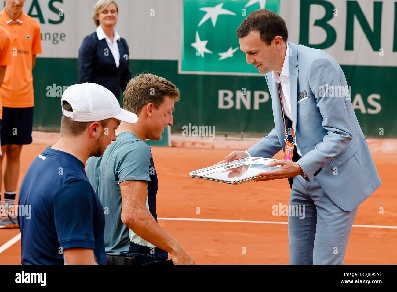 Paris, France. 3rd June, 2022. Wheelchair tennis player Niels Vink and ...