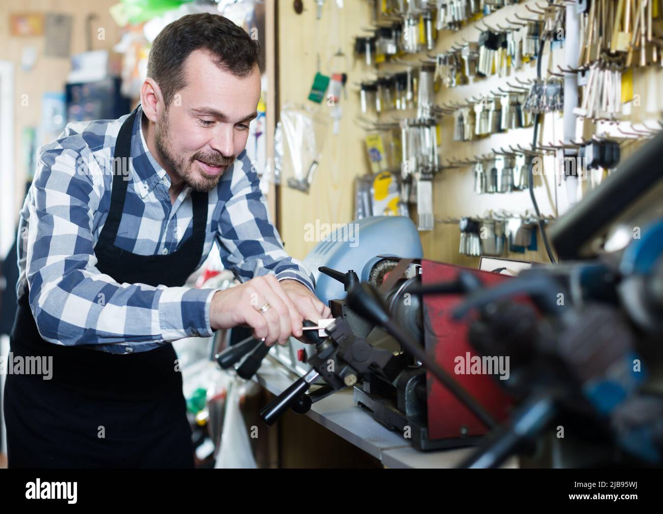 Specialized workshop hi-res stock photography and images - Alamy