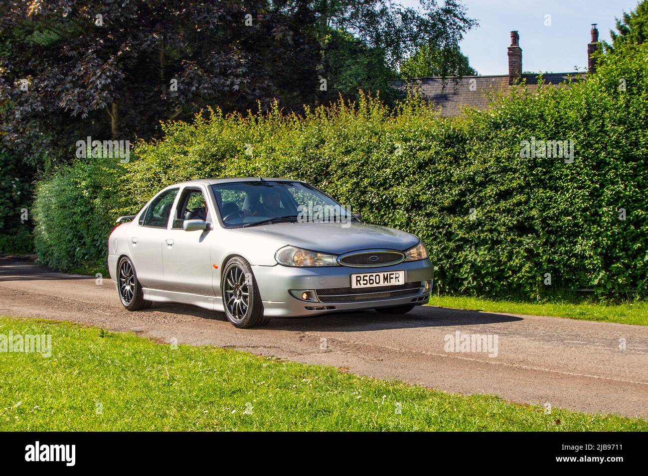 Ford mondeo 2 5 v6 auto ghia x 1997 hi-res stock photography and images ...