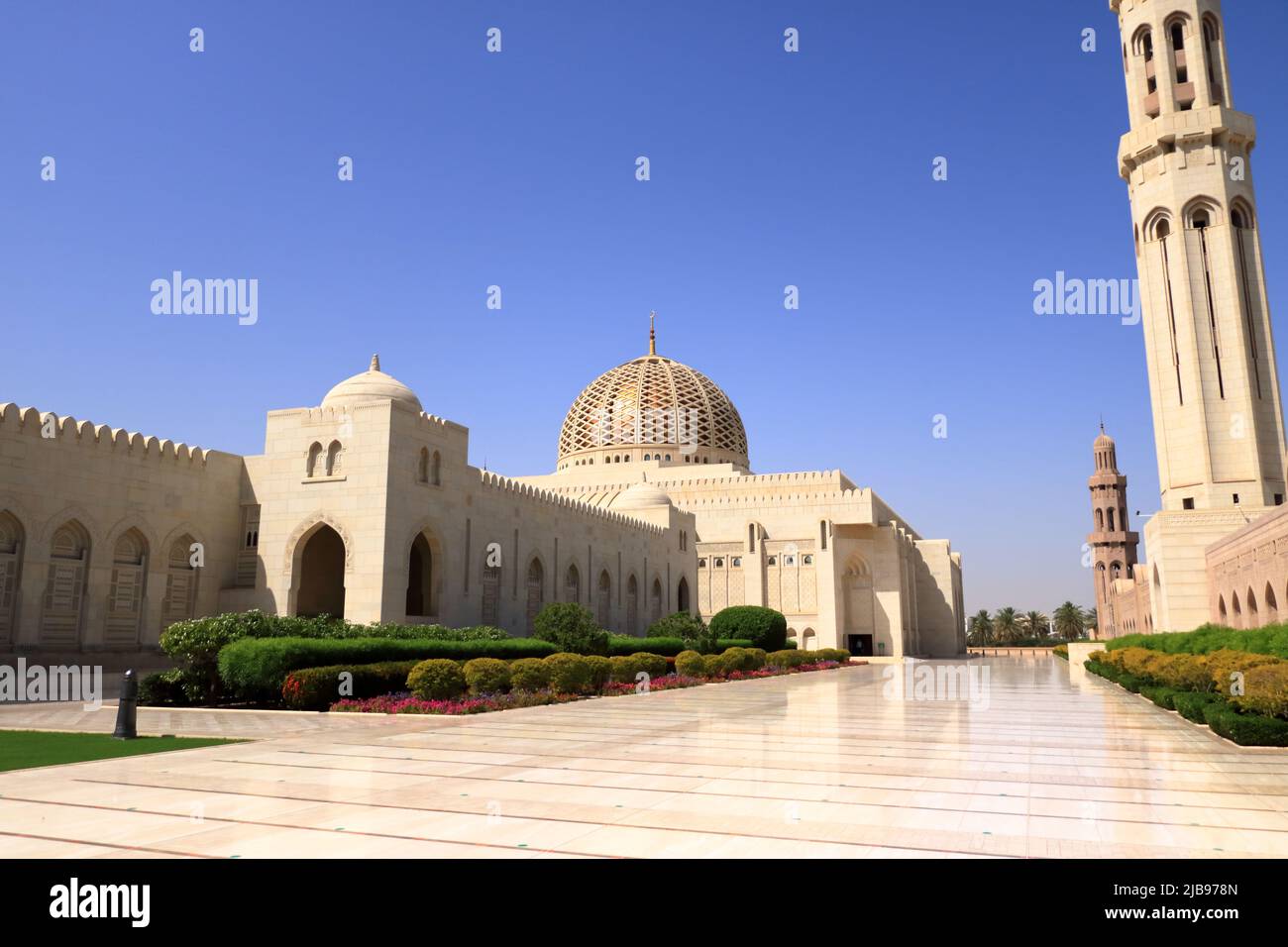 The Sultan Qaboos Grand Mosque in Muscat in Oman Stock Photo - Alamy
