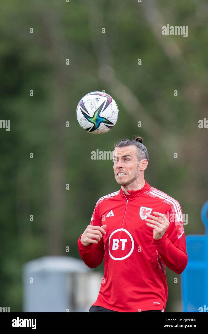 Gareth bale wales 2022 hi-res stock photography and images - Alamy