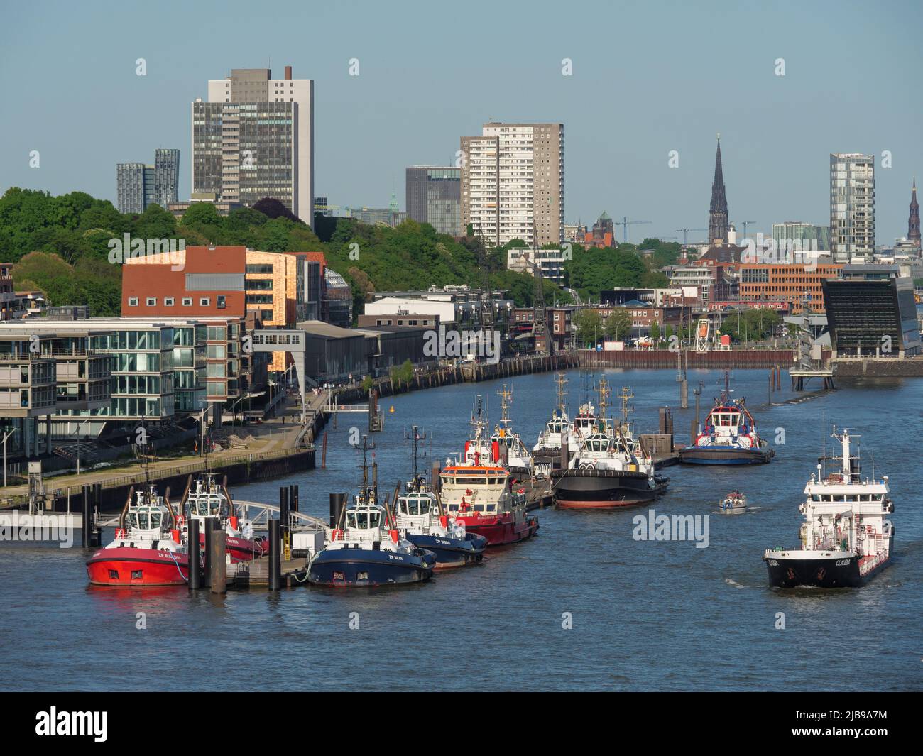 the city of Hamburg and the elbe river Stock Photo - Alamy