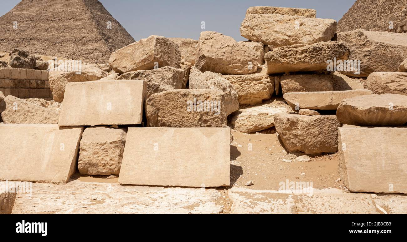 Pyramid of Khufu on the Giza plateau, the Great Pyramids of Giza, Cairo ...
