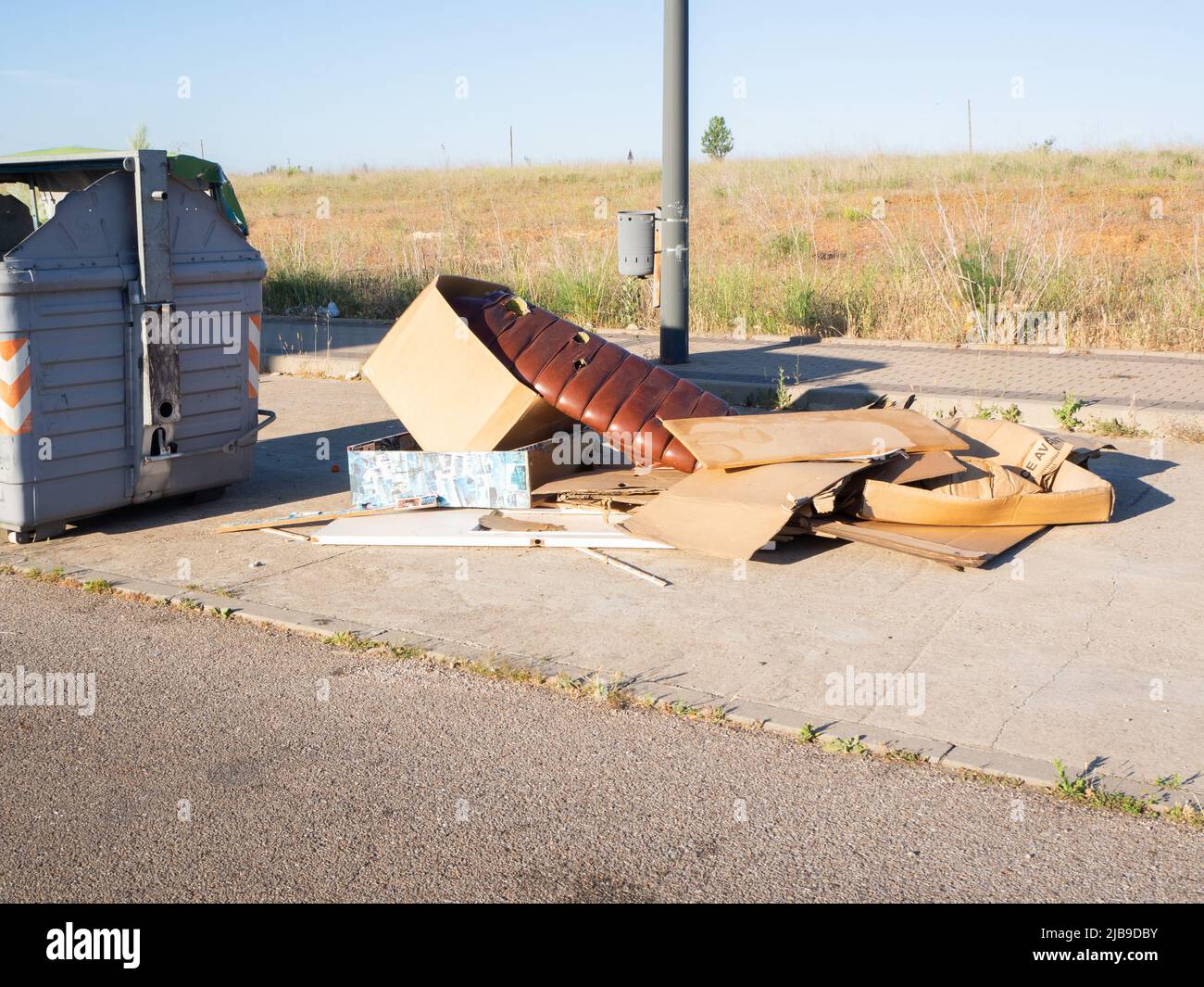 Overflowing garbage container on a street. Recycling concept. HQ image ...