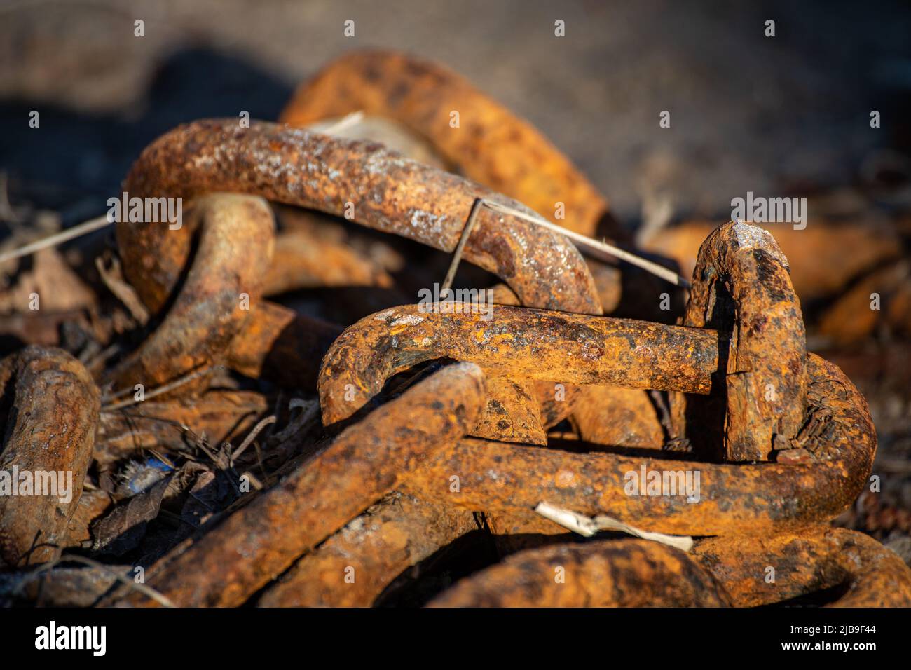Pile of rusty old chain Stock Photo - Alamy