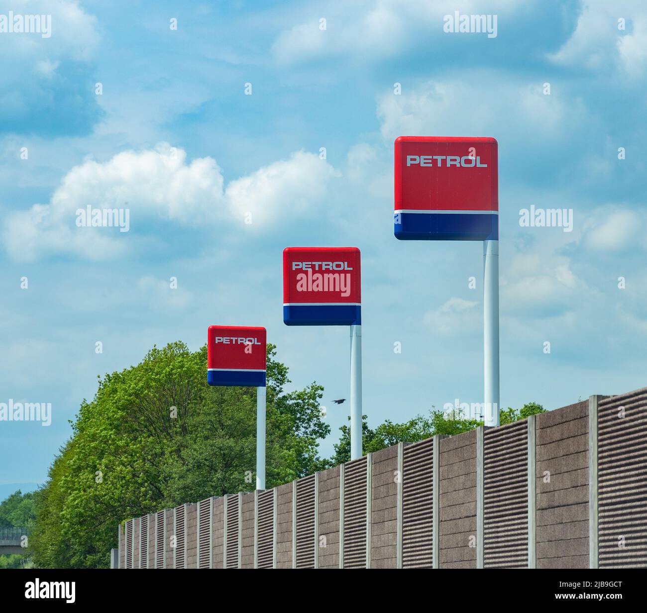 Highway gas station signs hi-res stock photography and images - Alamy