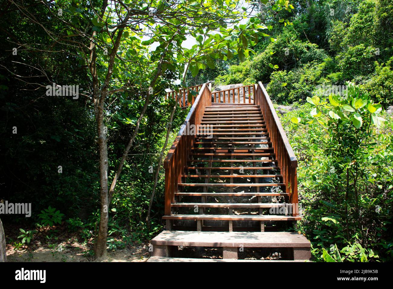 Walkway wooden bridge for thai people and foreign travelers travel ...