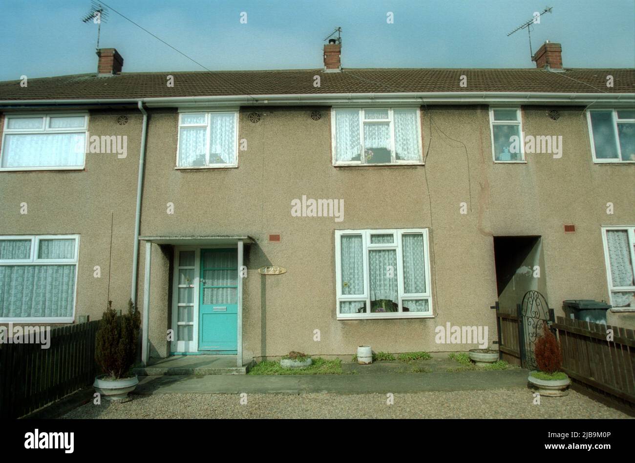 Medium density housing hi-res stock photography and images - Alamy
