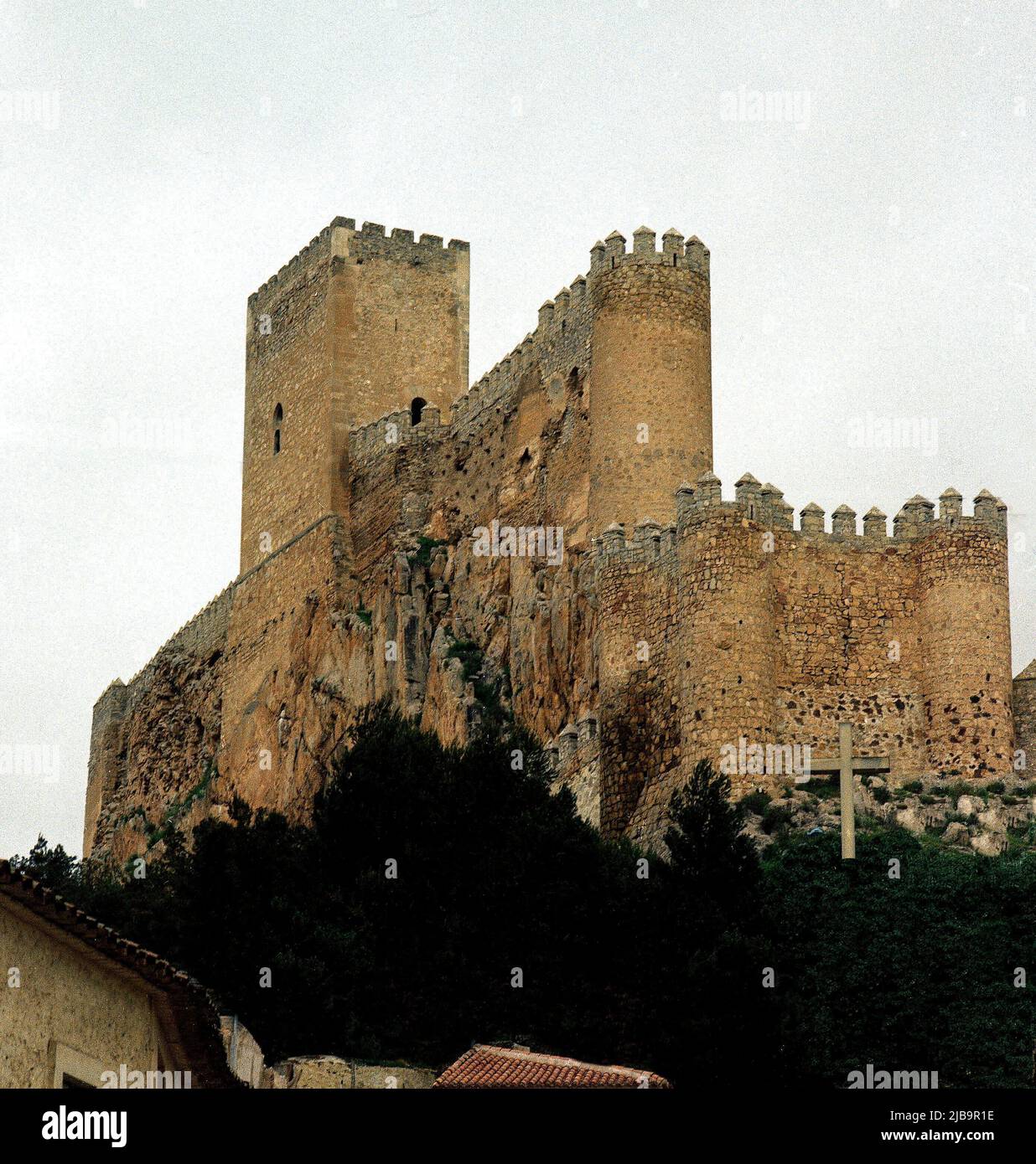 CASTILLO DE ALMANSA SITUADO EN EL CERRO DEL AGUILA - CASTILLO DE ORIGEN ...