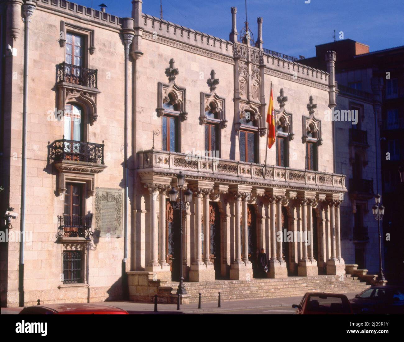 PALACIO DE CAPITANIA EN LA PLAZA ALONSO MARTINEZ - EDIFICIO NEOGOTICO ...
