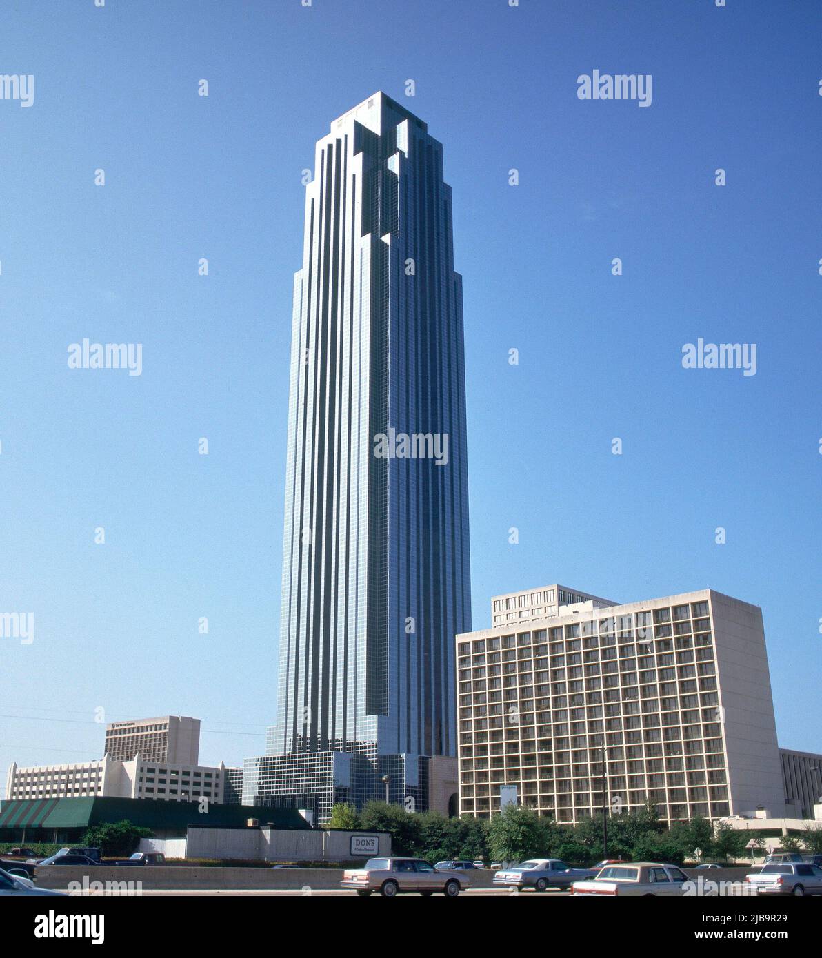 TRANSCO TOWER 1984- RASCACIELOS DE 275m. Author: JOHNSON PHILLIP ...