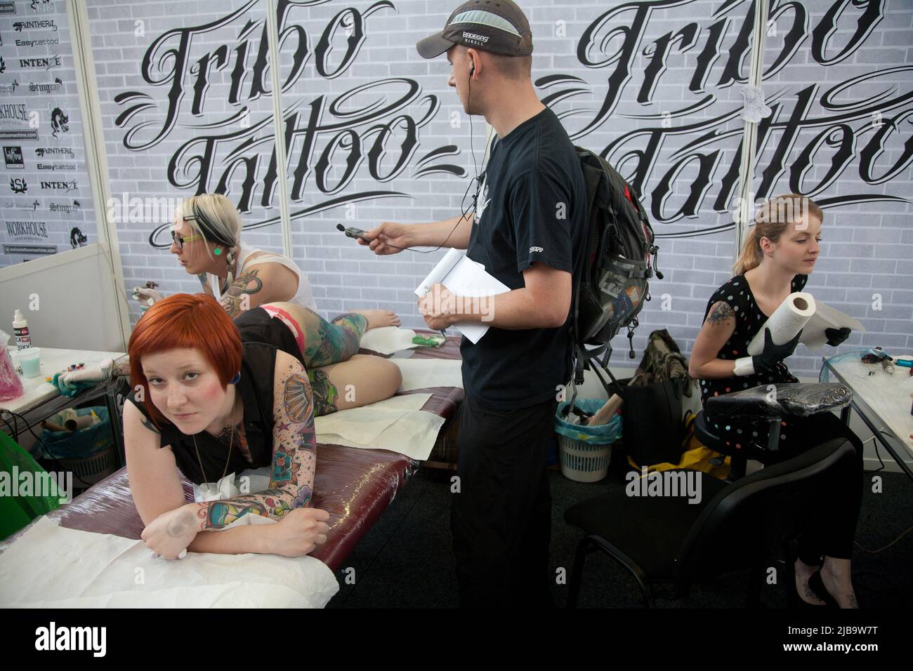 Tattoo girl convention hi-res stock photography and images - Alamy