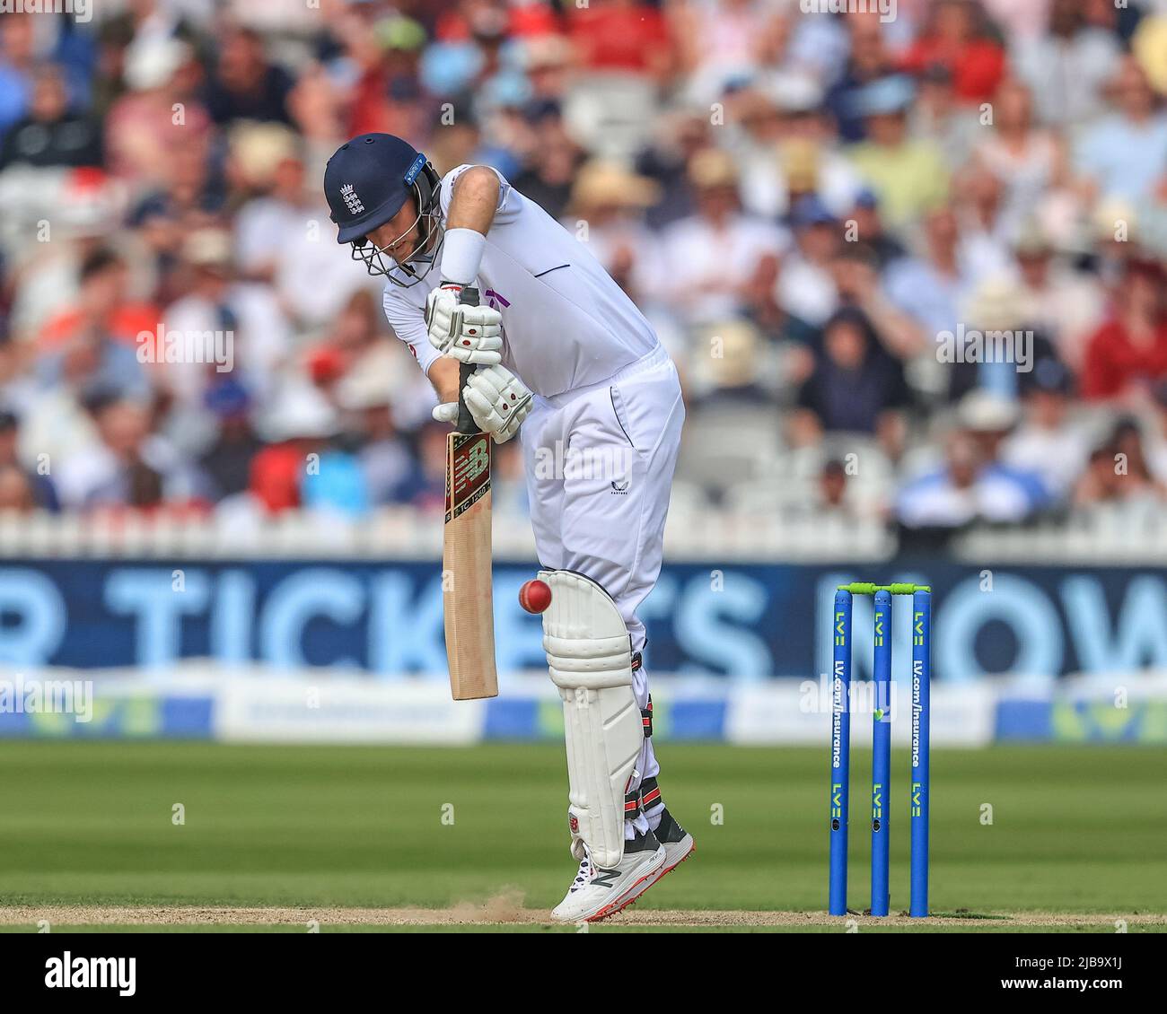 Joe Root of England makes one run Stock Photo - Alamy
