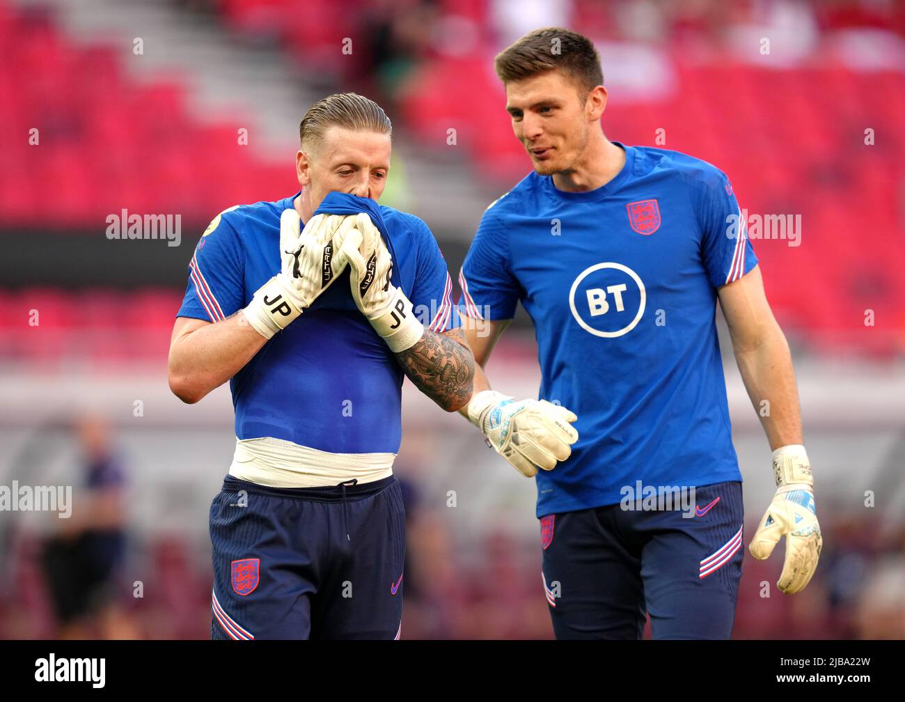 England goalkeeper Jordan Pickford (left) and Nick Pope before the UEFA ...