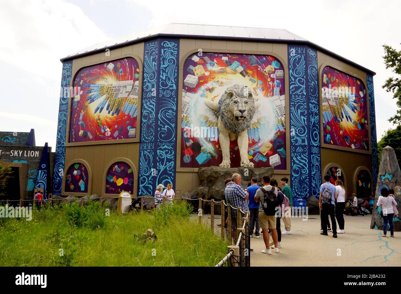 Flight of the Sky Lion ride at LEGOLAND Windsor Stock Photo - Alamy