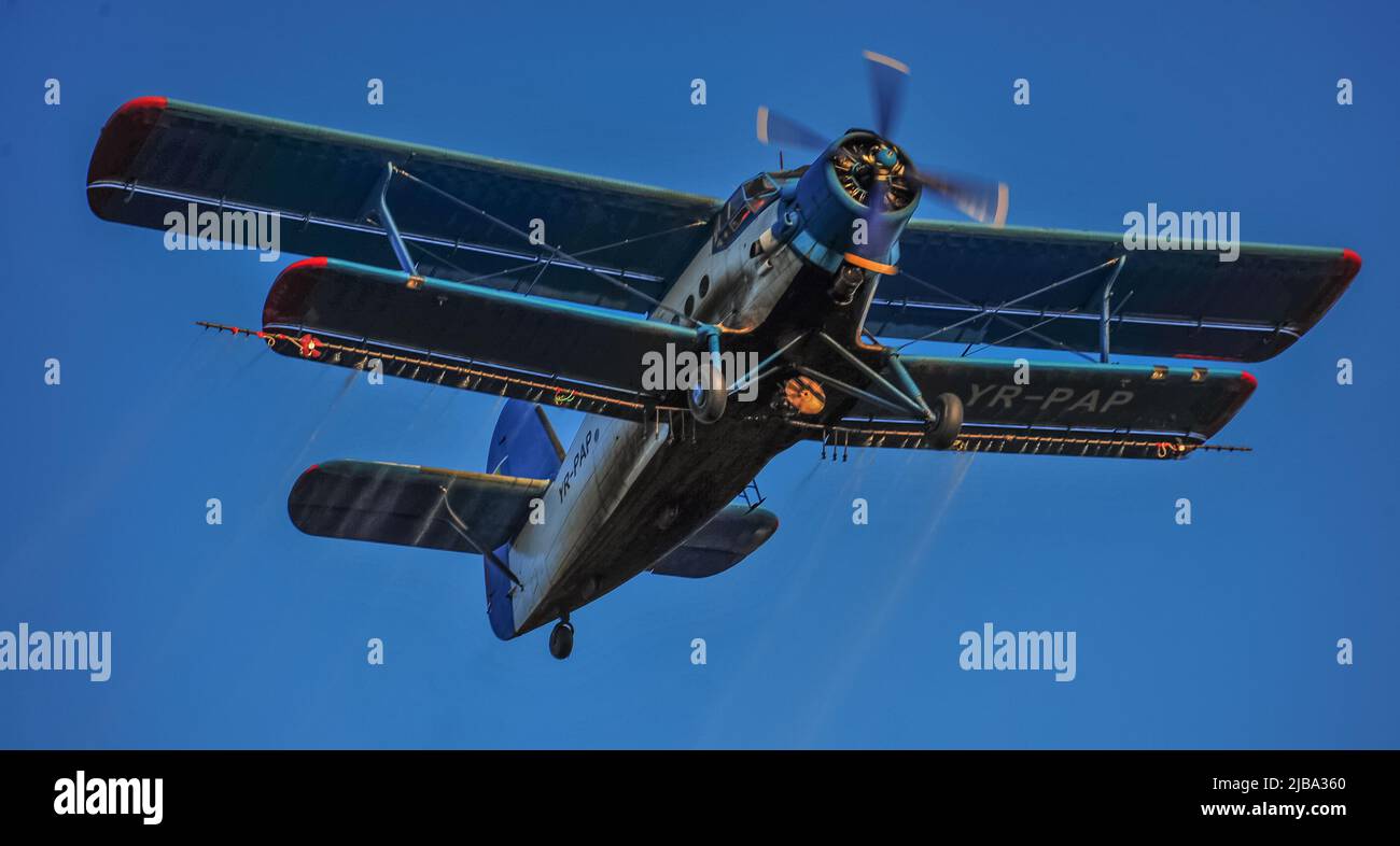 Old Antonov AN-2 biplane with propeller Stock Photo - Alamy