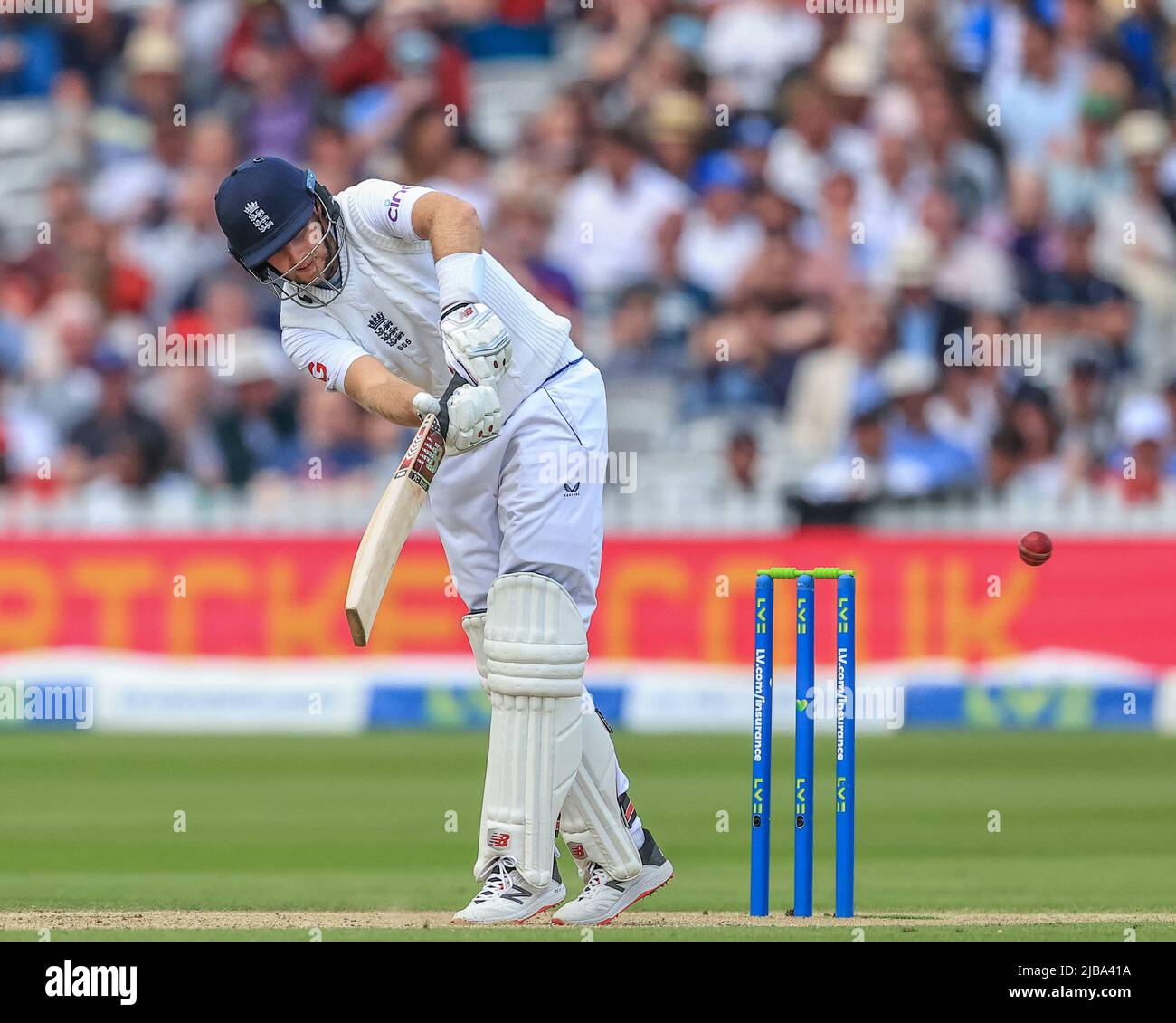 Joe root england run hi-res stock photography and images - Alamy