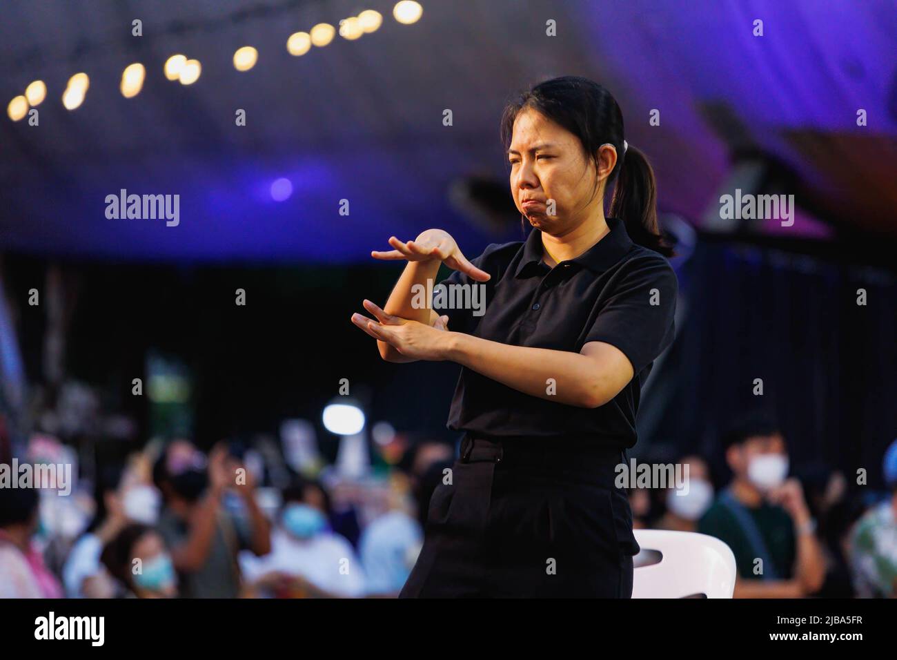 Sign language interpreter hi-res stock photography and images - Alamy