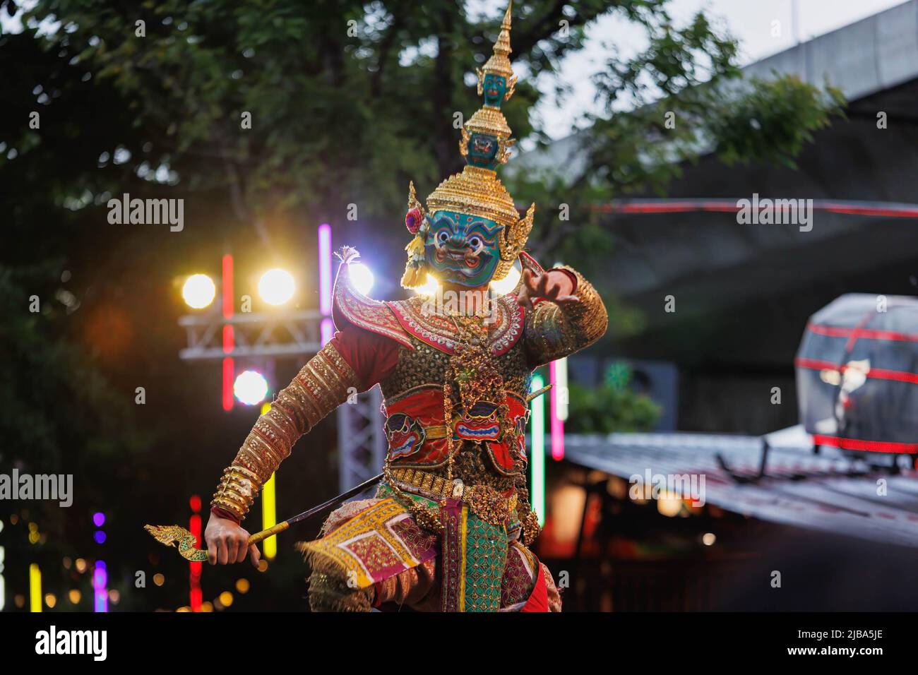 Bangkok khon thailand dancing mask hi-res stock photography and images ...