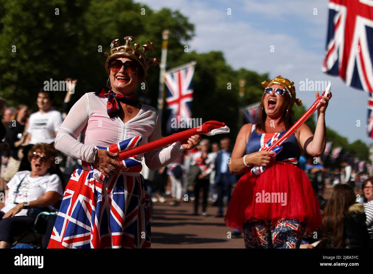 Union jack costumes hi-res stock photography and images - Alamy