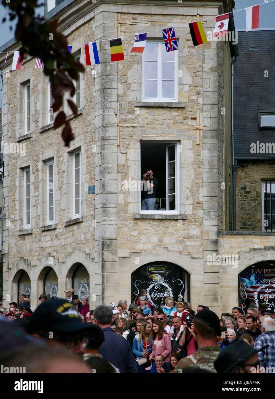 Snapping pictures hi-res stock photography and images - Alamy