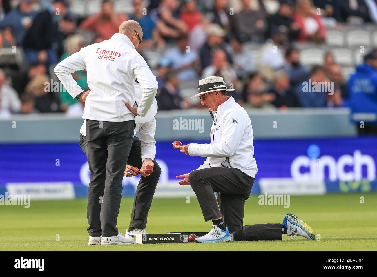 Umpire Rod Tucker having issues with the match balls that’s left in the ...